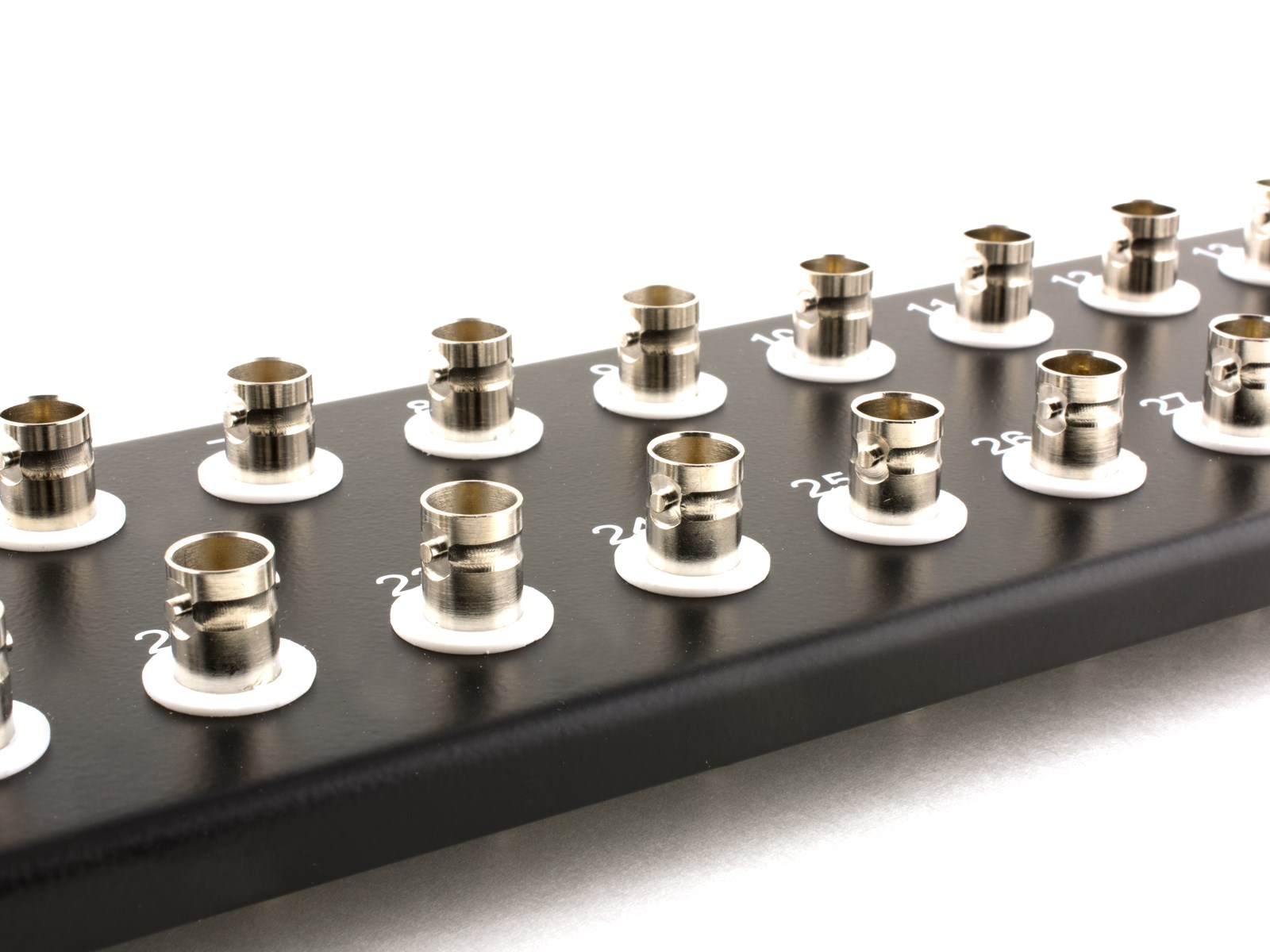 24 Port Fully Loaded 75 Ohm Isolated BNC Coaxial Patch Panel - 2U ...