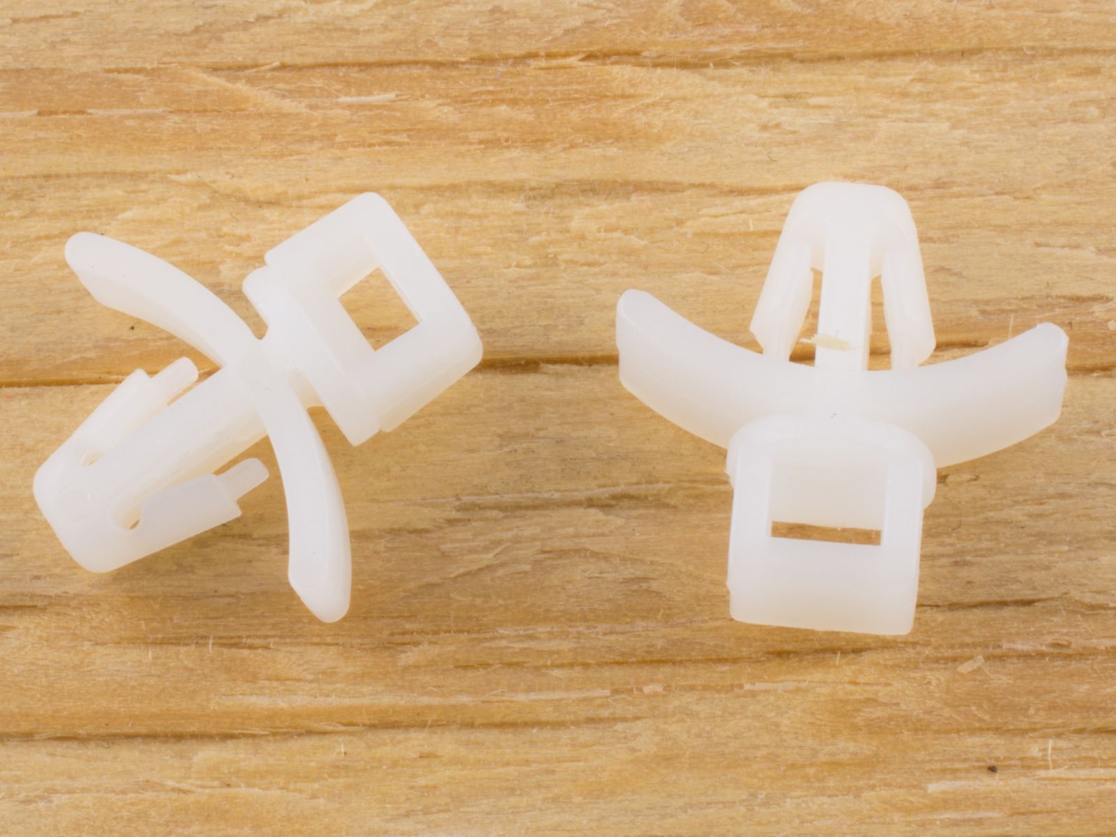 3.8 mm Push Tie Mount - 100 Pack | Computer Cable Store